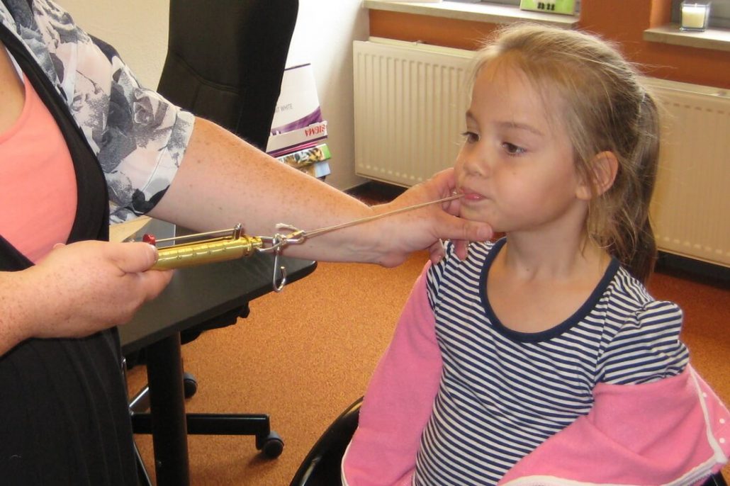 Mijn kind slikt verkeerd? - Précom Logopedie Landgraaf en Kerkrade